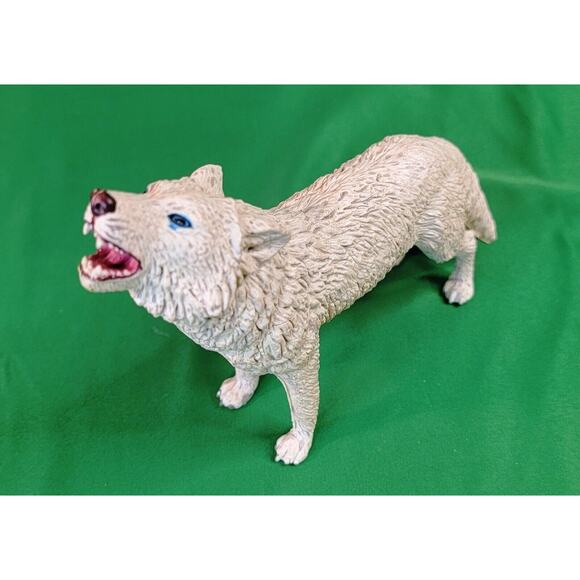 AAA | Accents | Vintage White Howling Wolf Plastic Figurine Aaa North ...